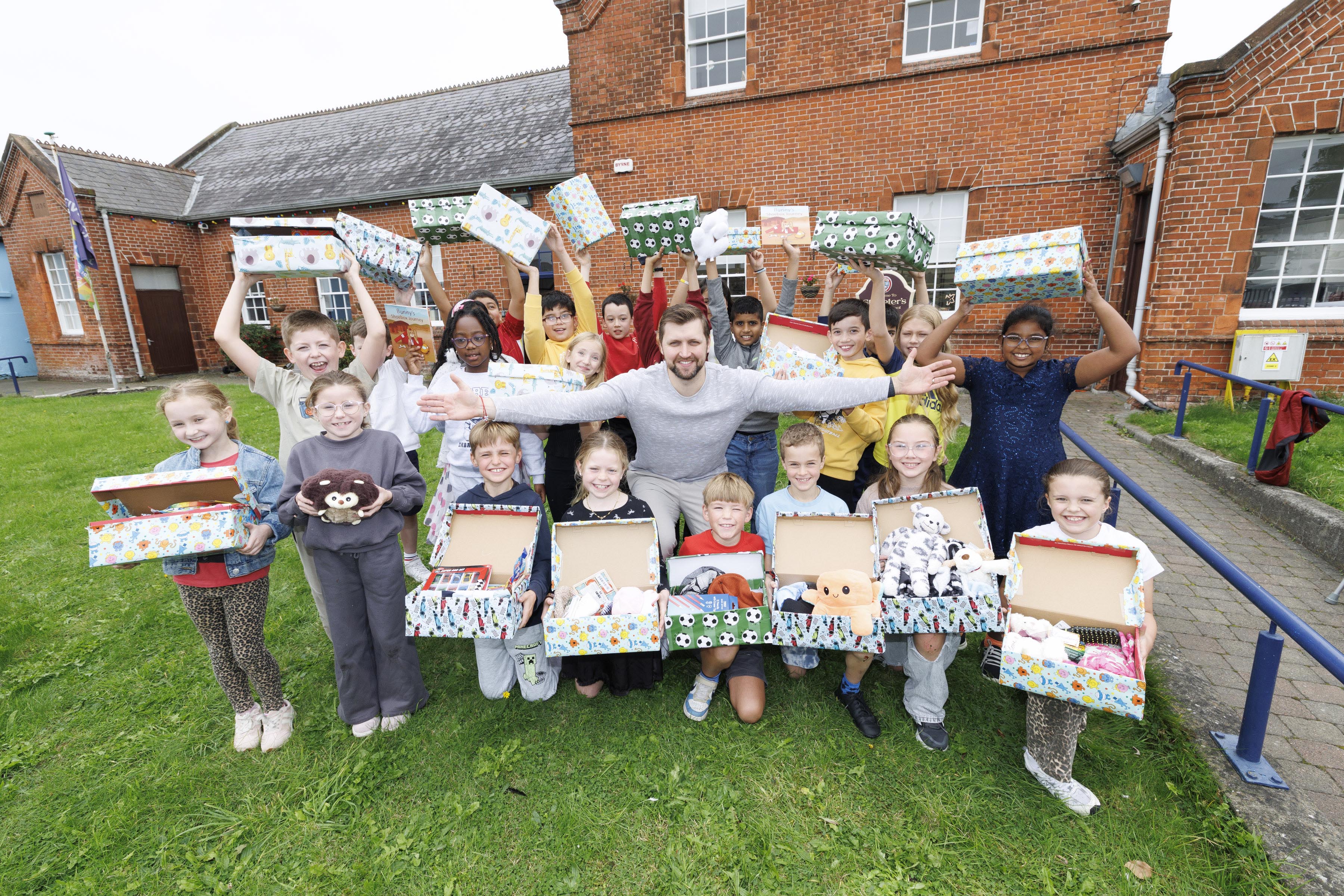 Man who received Christmas shoebox is givng back 30 years on