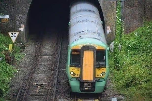 Southern Rail: Lines blocked between Crowborough and Uckfield following ...
