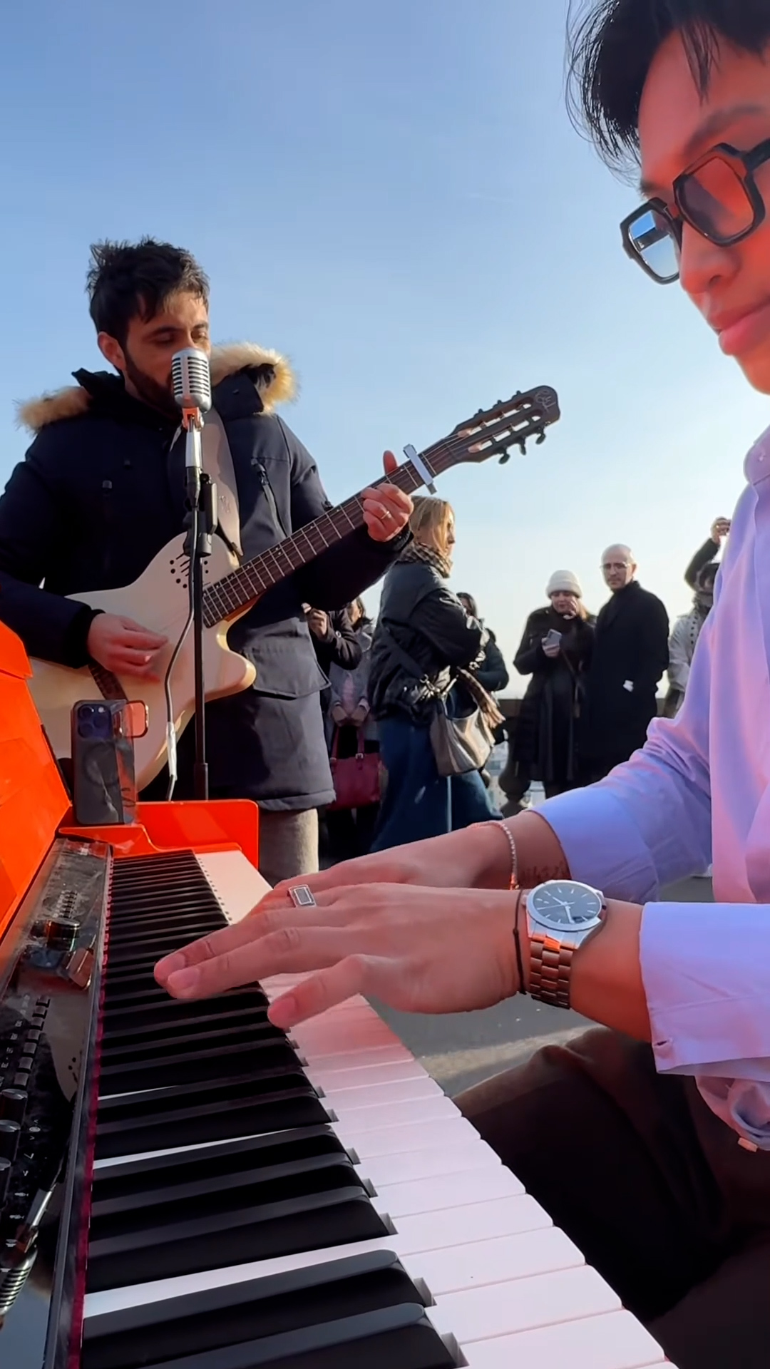 Zina Singer Amine Babylone Joins Live Performance