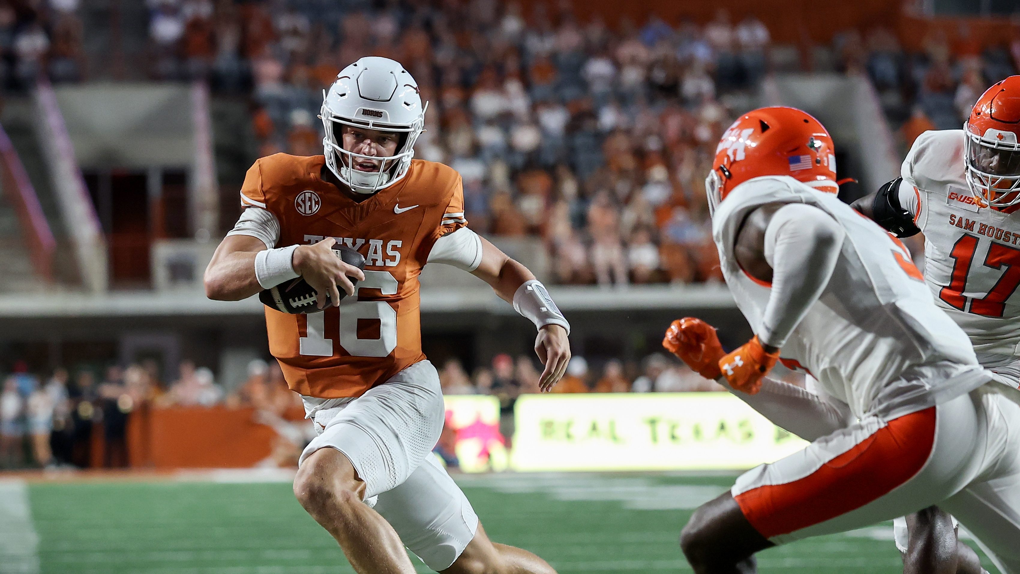 Arch Manning’s Unusual Flex Turns Heads in Texas Win Over SHSU