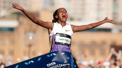 Chicago Marathon: Jacob Kiplimo wins; Conner Mantz shatters American record