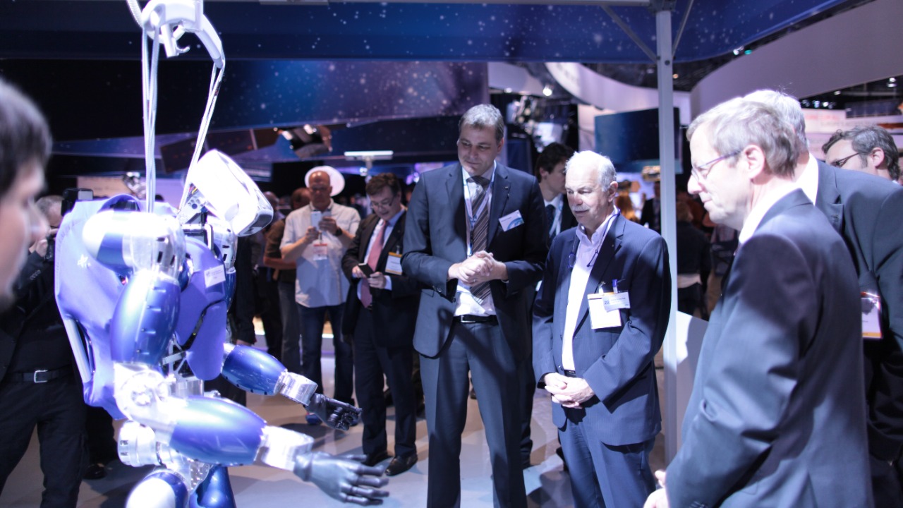 China opens a robot school to train humanoids for work + home chores