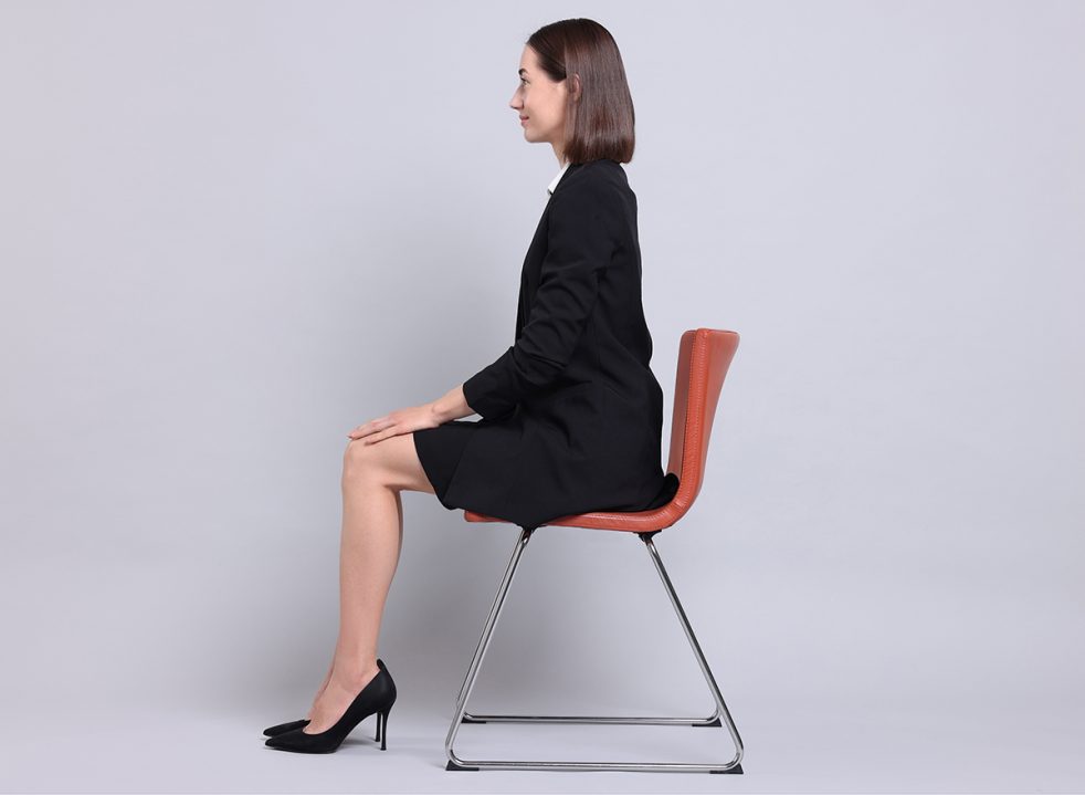 I'm a trainer and these are the 5 chair exercises adults over 60 need ...