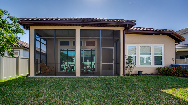 DIY Or Professional: How To Determine The Best Way To Screen-In Your Patio