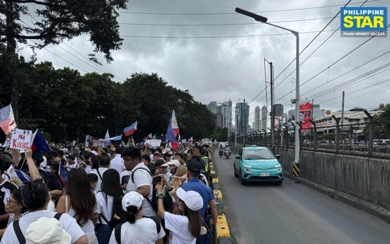 Prayers and protest: Massive 'Trillion Peso March' crowd turns up in ...