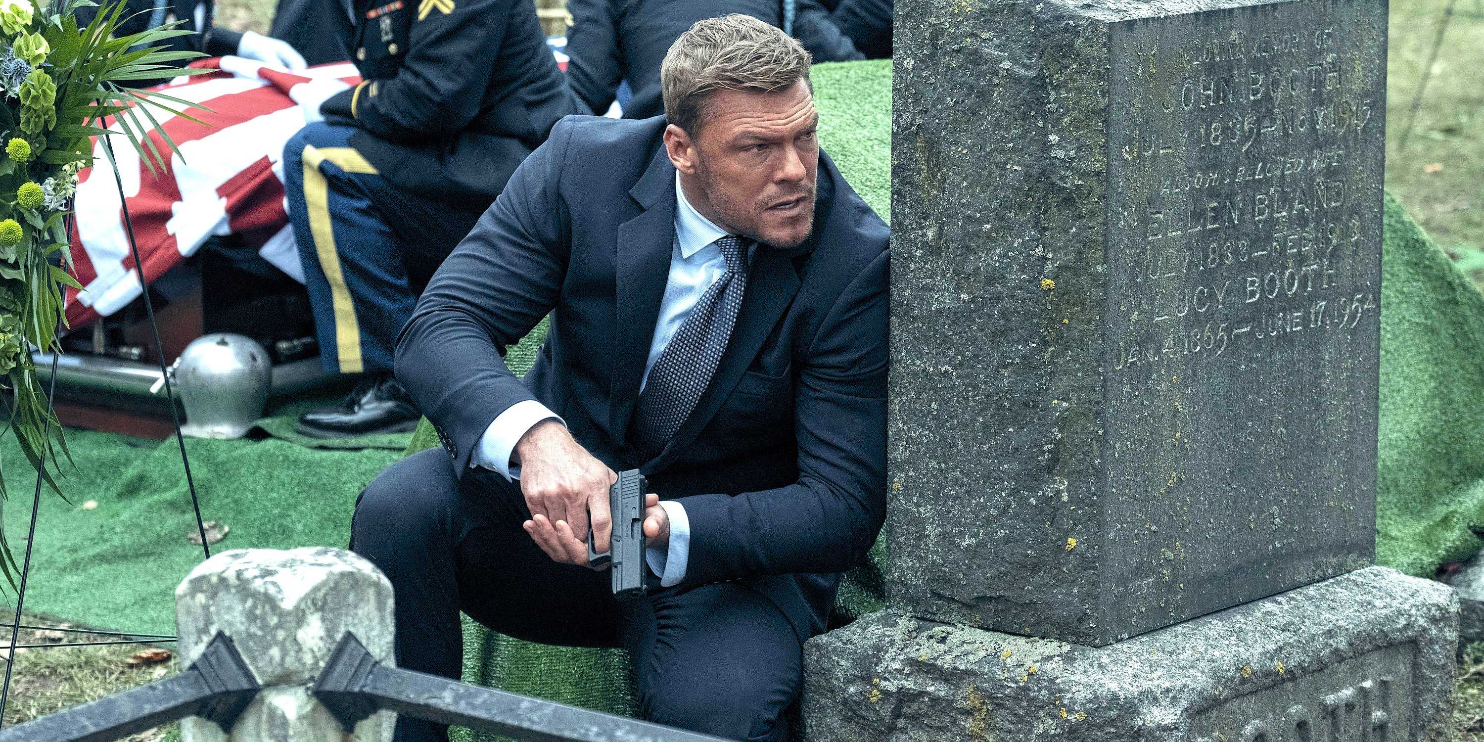Alan Ritchson Shares Concerns About 'Fight Fatigue' In Reacher Season 4