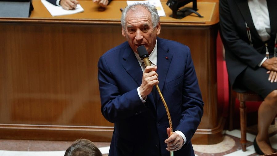 Γιατί «έπεσε» μία ακόμη κυβέρνηση στη Γαλλία σε δύο χρόνια - Τι μέλλει ...