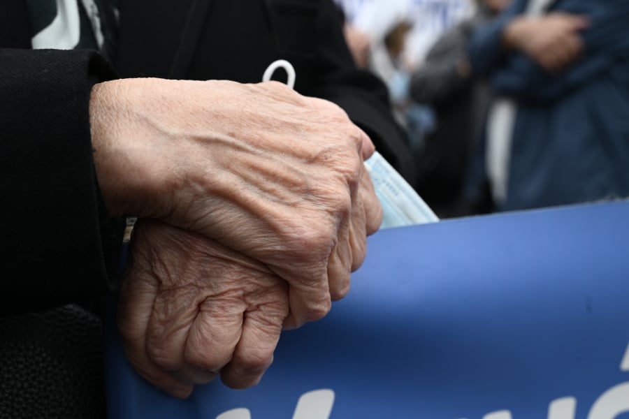 Συντάξεις Οκτωβρίου: Πότε πάνε ταμείο ΕΦΚΑ, ΟΑΕΕ, ΟΓΑ, Δημόσιο - Οι ...