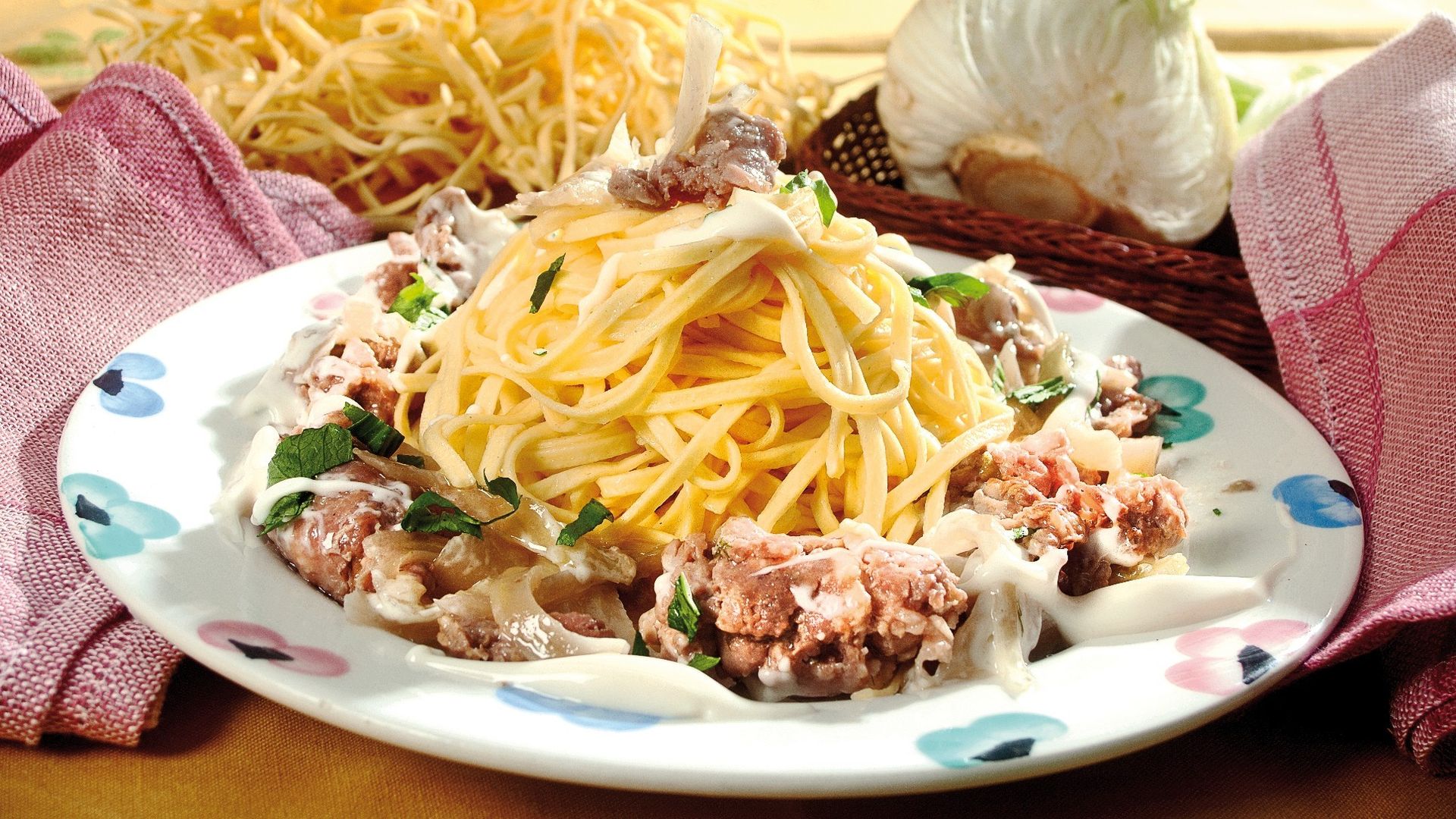 Tajarin con salsiccia e finocchi scottati, un primo dalla tradizione ...