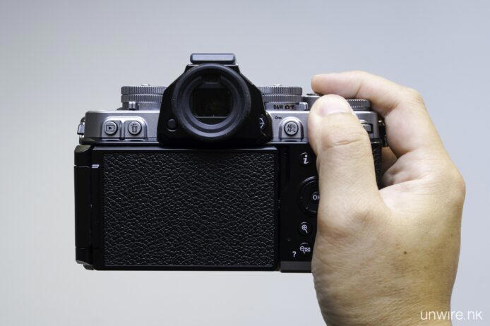 Nikon Z f Silver Edition 銀色版本抵港搶先睇 復古金屬質感設計