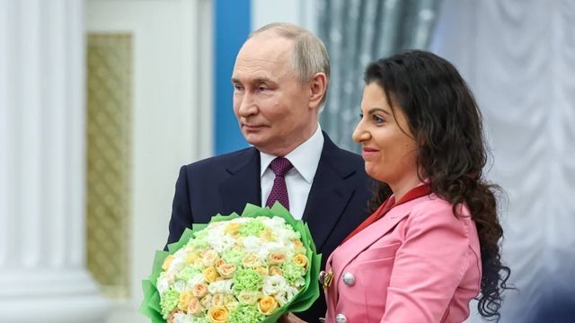 Putins Top-Propagandistin macht im Russen-TV „schreckliche Krankheit ...
