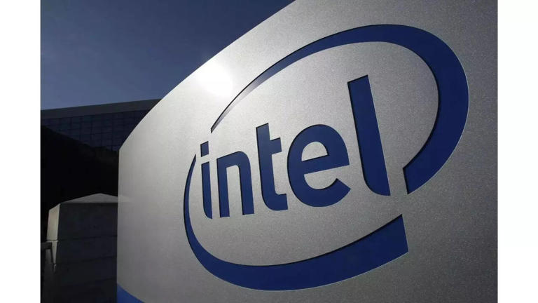 Intel announces leadership changes; CEO of Intel Products Johnston ...