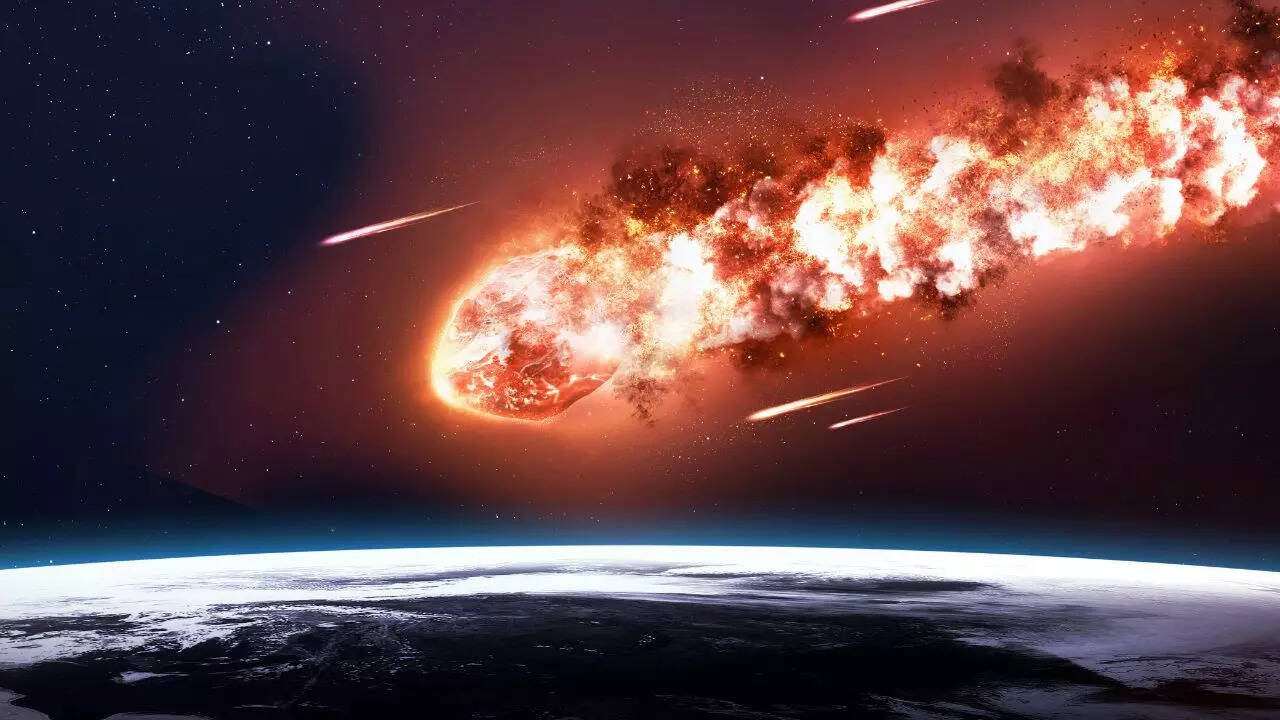 NASA warns! 100-foot asteroid 2025 QV9 racing towards Earth at over ...