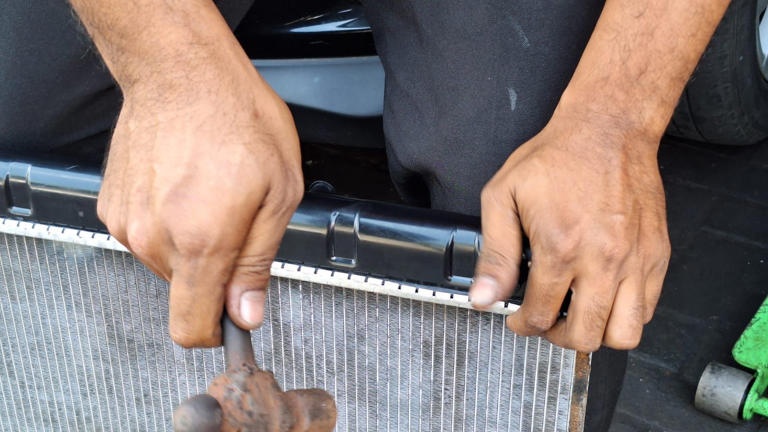 Suhu mesin mobil tidak stabil? Radiator dan coolant berperan penting