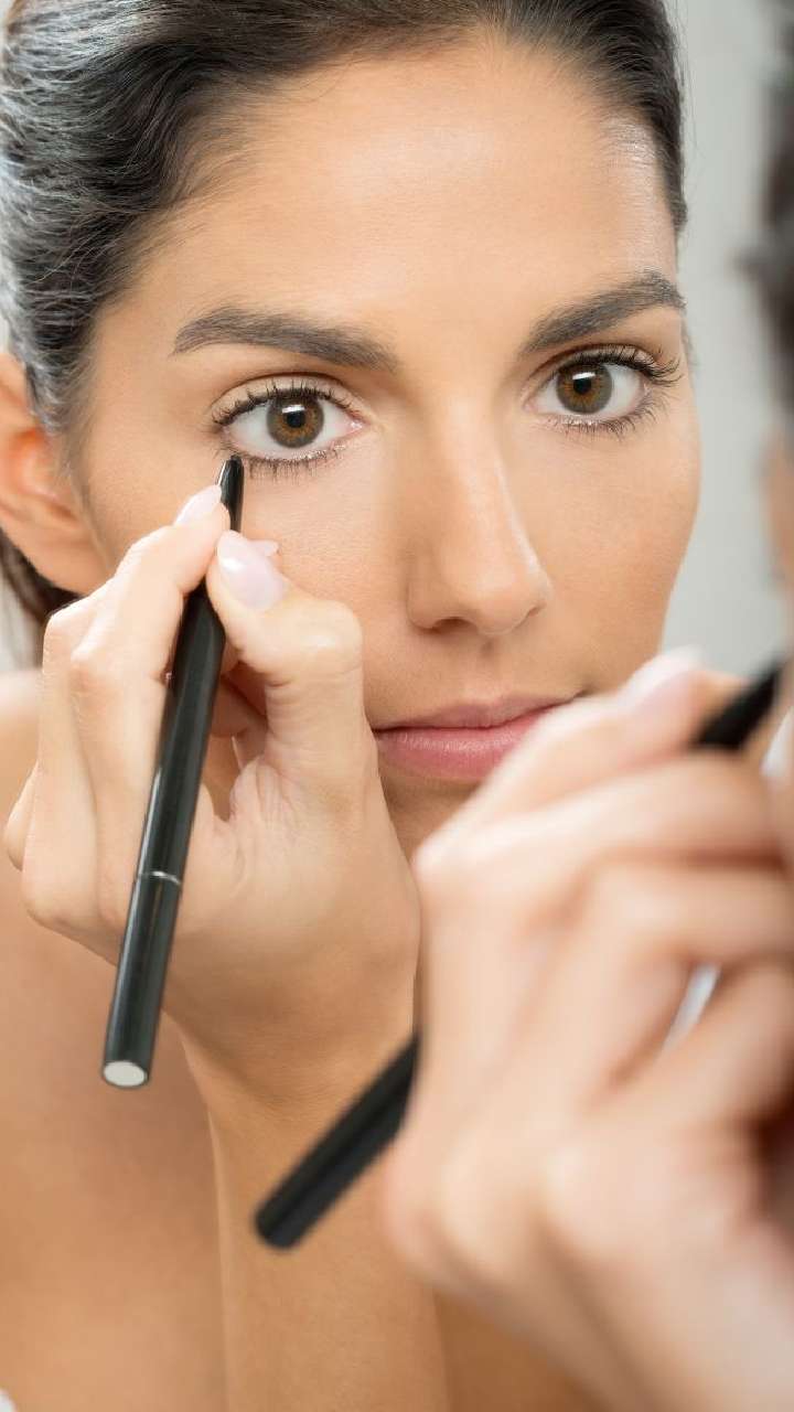 Tips To Apply Kajal For Women With Small Eyes