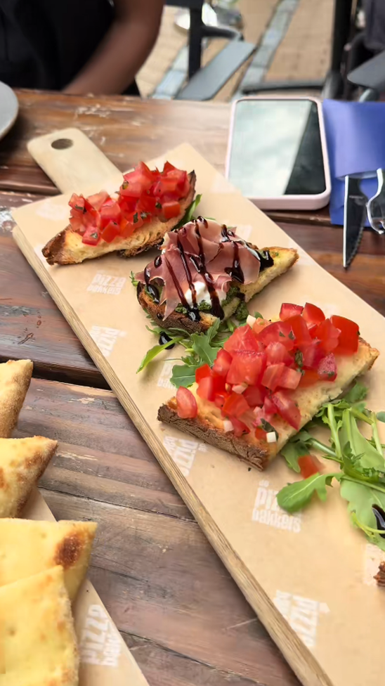 Authentieke pizza bij De Pizzabakkers Groningen