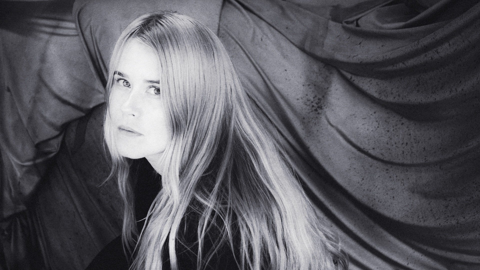 Ruotsalainen muusikko ja säveltäjä Anna von Hausswolff palaa Suomeen