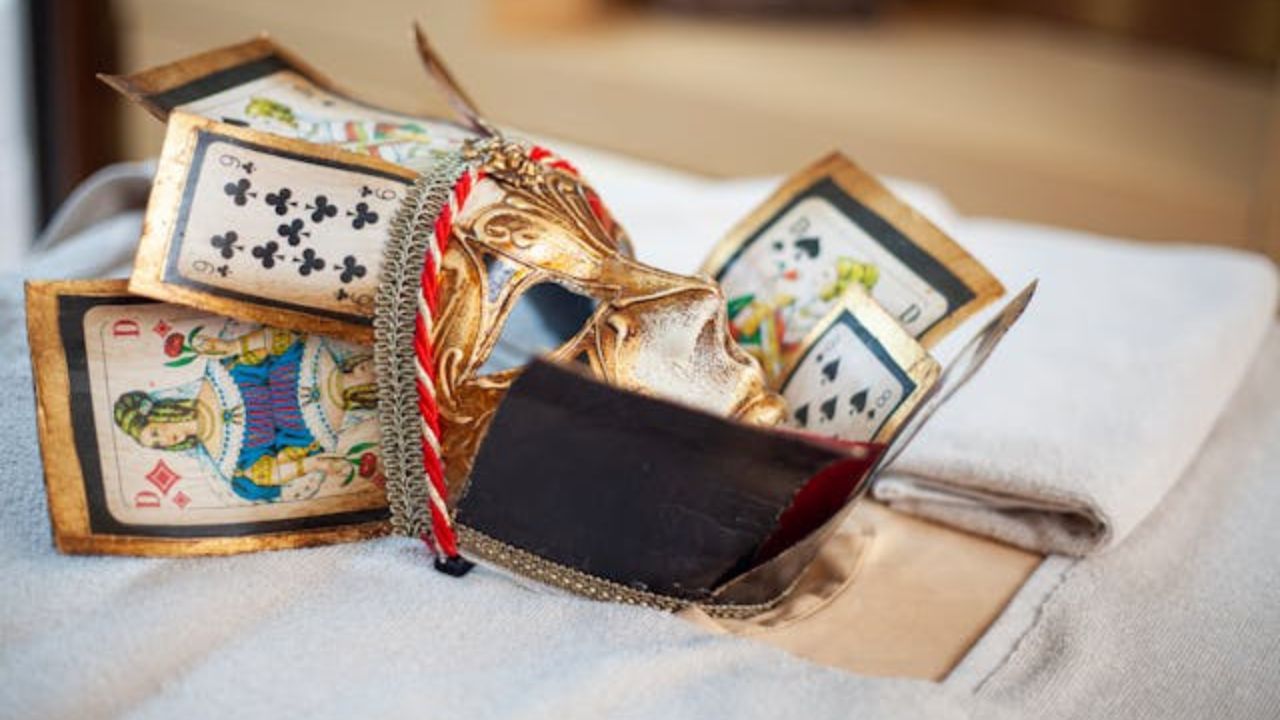 Discover what the Gypsy Deck reveals for your life: harmony, prosperity ...