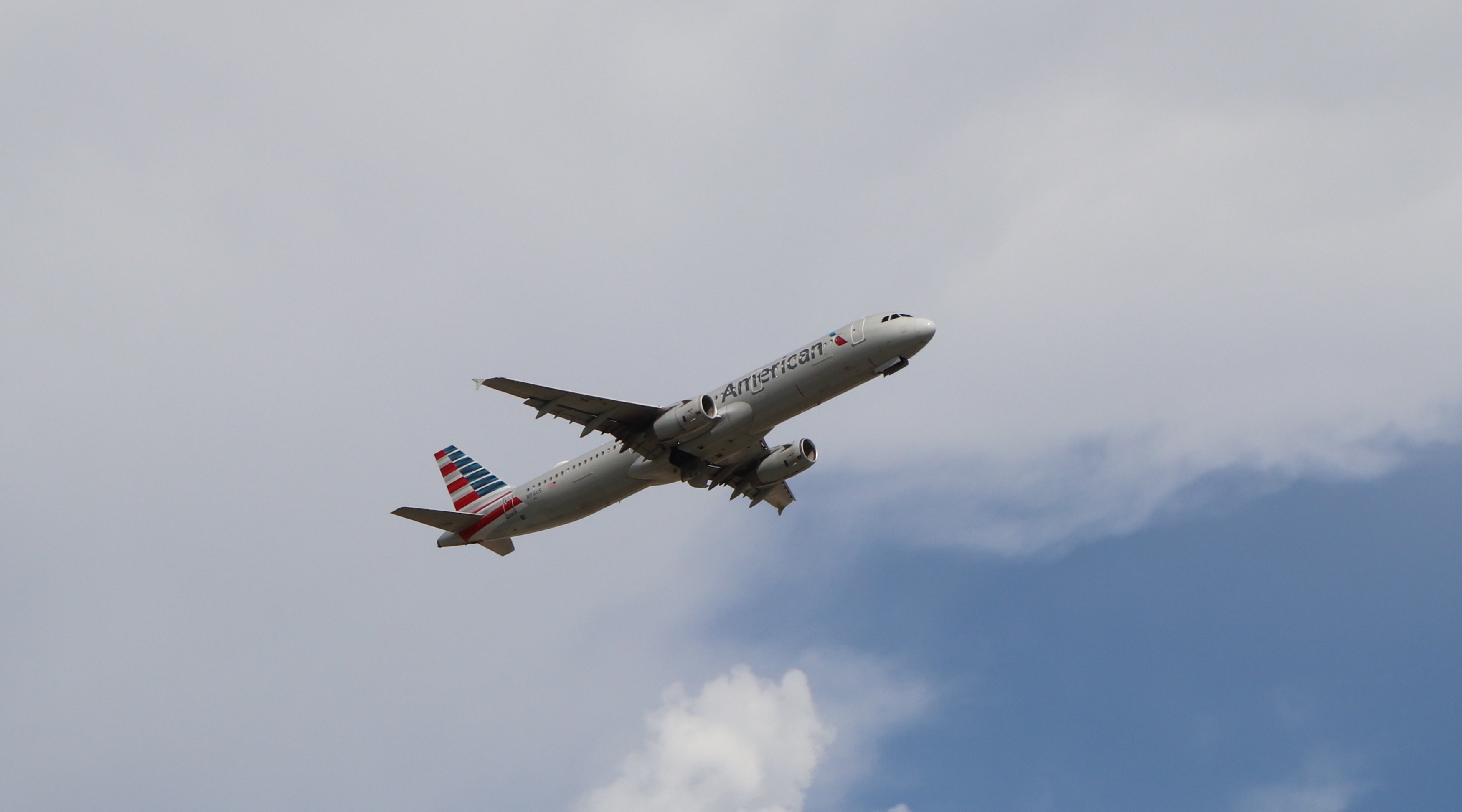 Google Flights Reveals 2025 Holiday Travel Trends — Here’s How You Can Save