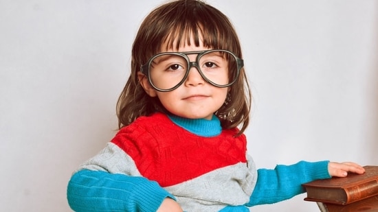 Johns Hopkins ophthalmologist shares 5 signs that your child needs ...