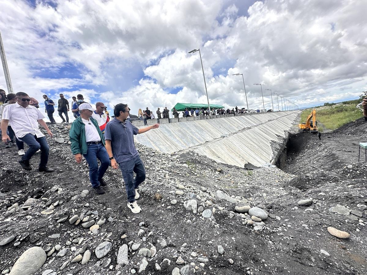 DPWH to sue execs, contractors linked to Oriental Mindoro flood control ...