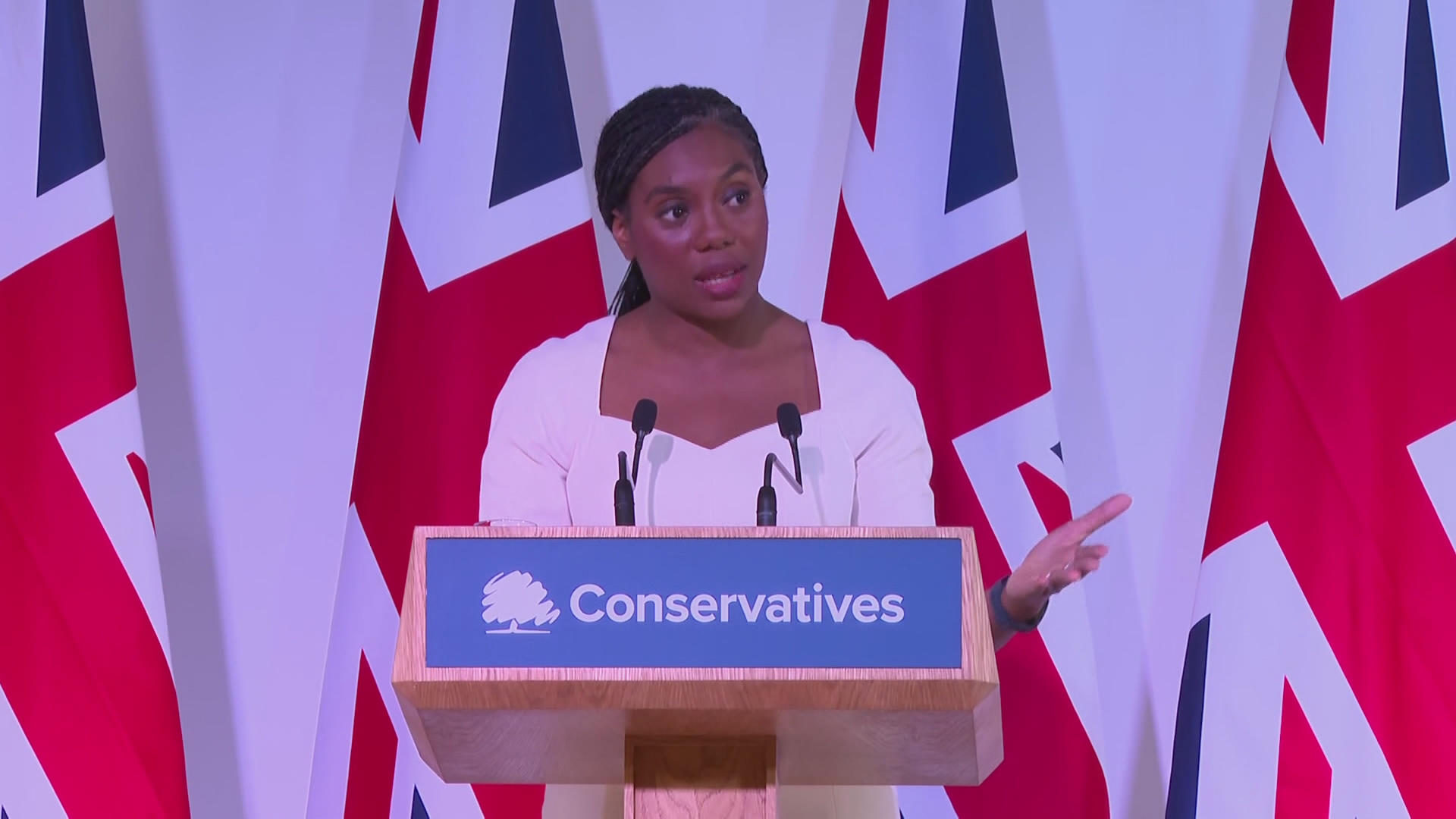 Badenoch: Govt has failed to smash people smuggling gangs