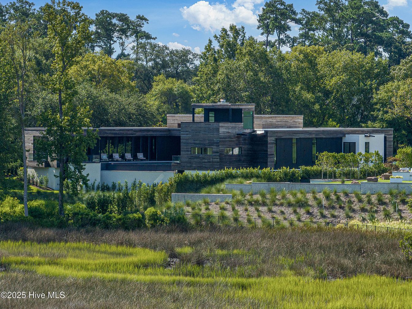Modern Masterpiece in North Carolina: The Cypress House with Pool ...
