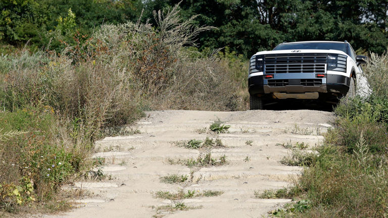 Is the 2026 Hyundai Palisade XRT Pro a Legit Jumbo Off-Roader? We ...