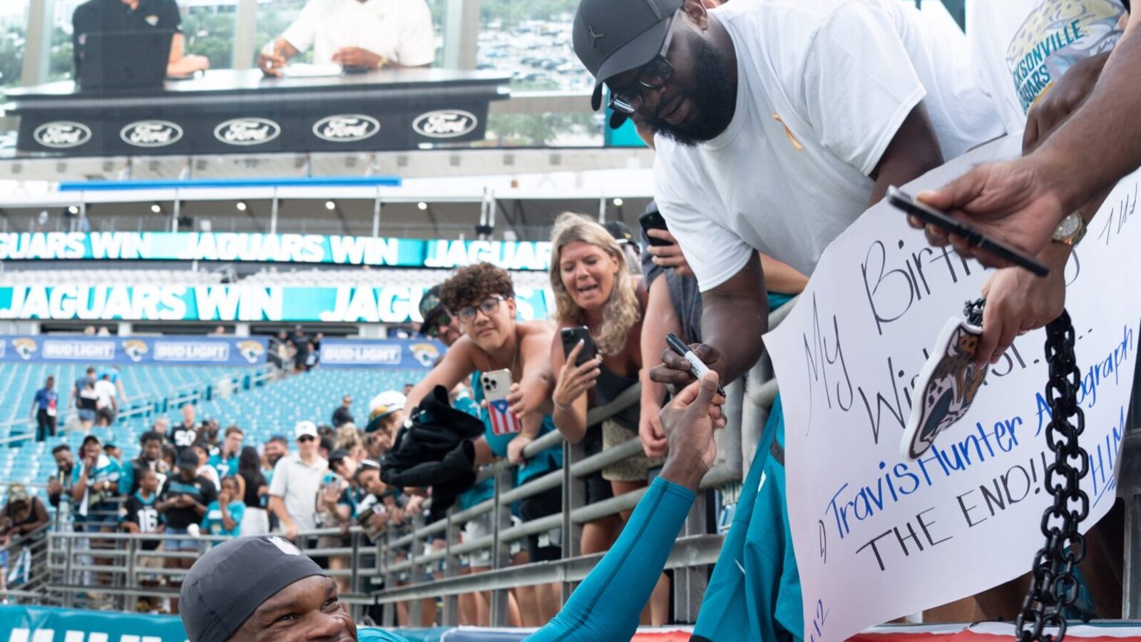 ‘Fresh Cut’: Travis Hunter Rocks New Look in NFL Debut