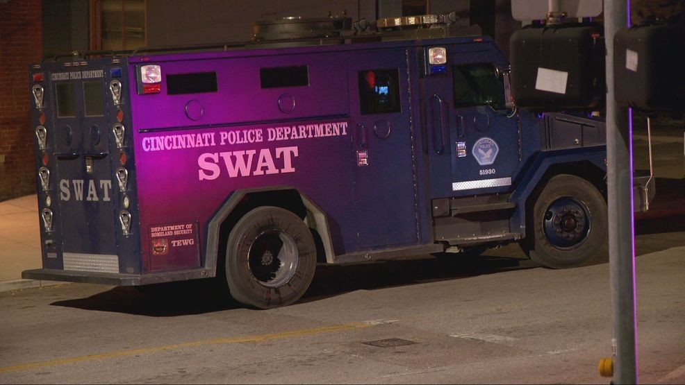 Domestic violence incident sparks SWAT situation in Cincinnati neighborhood