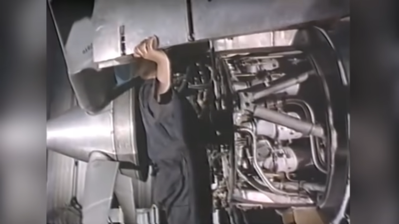 The De Havilland Comet – The First Jet Airliner That Turned Into a Disaster