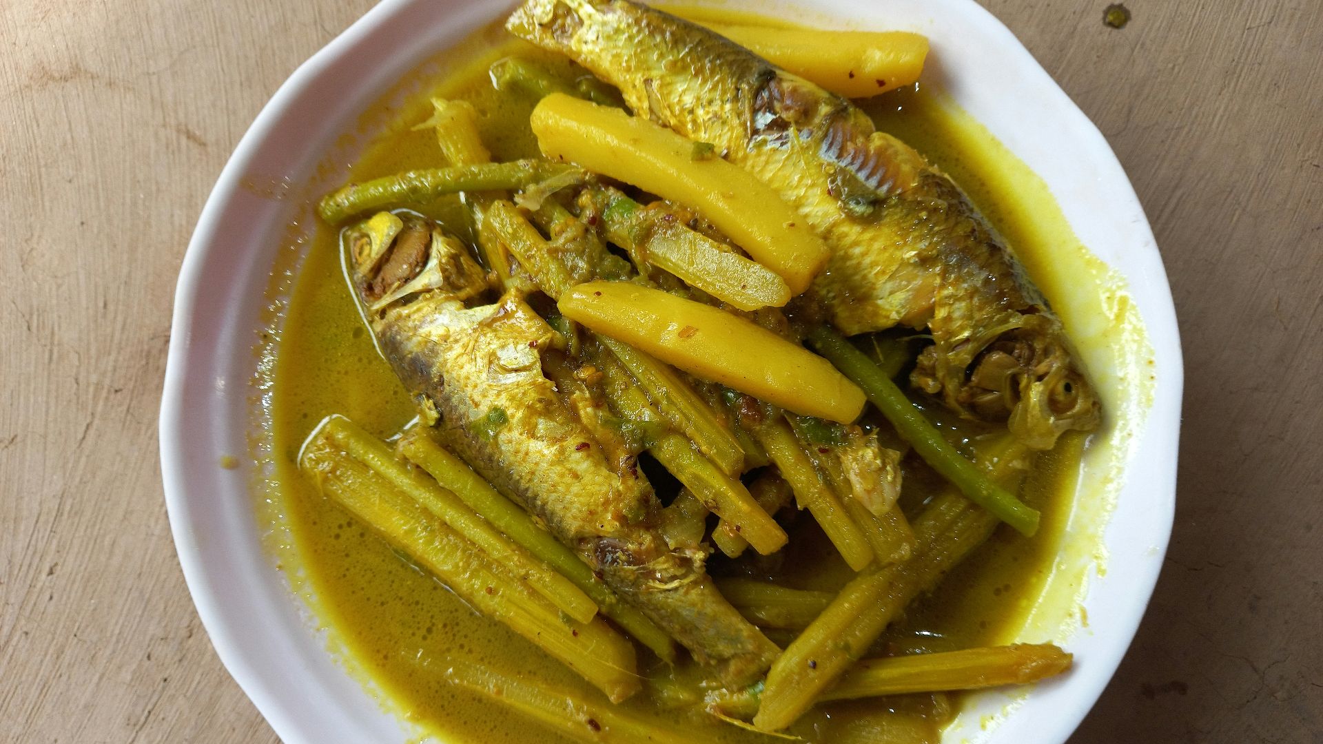 10 Countries With Boring Food & 10 With The Best