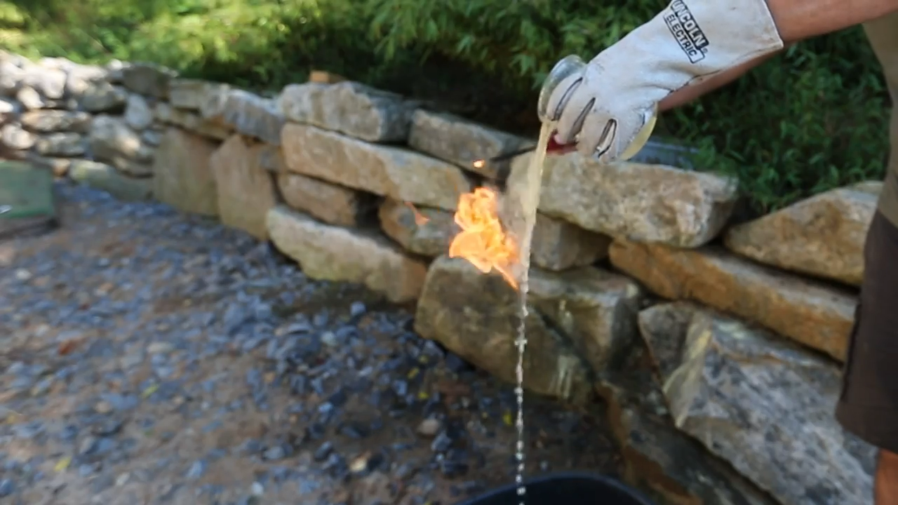 Why This Plant Powder Makes Your Hands Stay Dry in Water