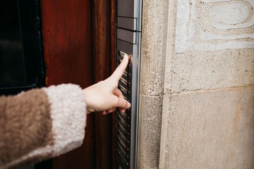 Residents call police after doorbell goes off late at night and culprit ...