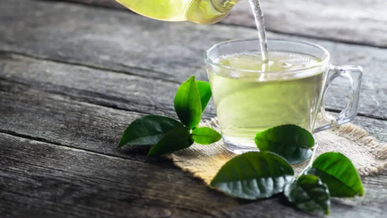 Want to Combat Alzheimer’s? Drink This Tea with Less Caffeine Than Coffee