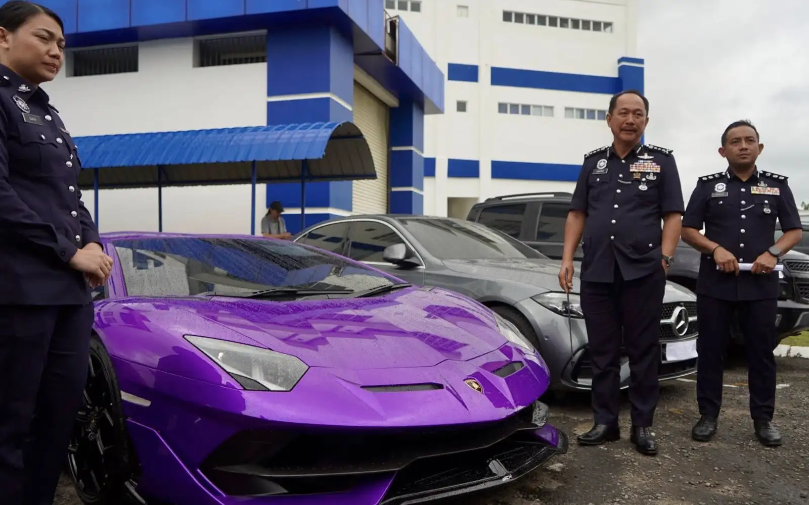5 luxury cars, 20kg of drugs seized after syndicate busted in KK