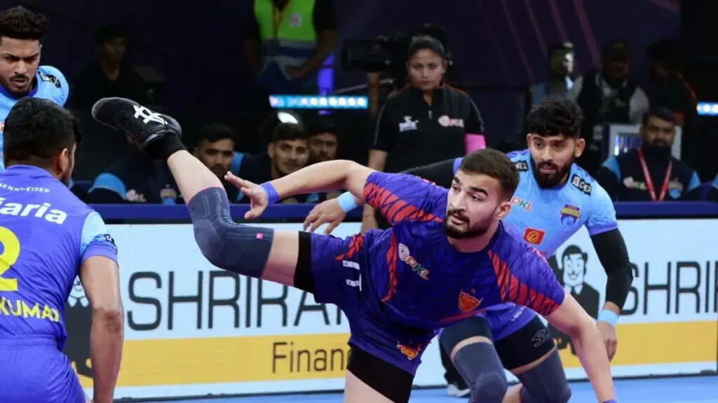 Dabang Delhi Dominates UP Yoddhas in PKL 2025 Match 61