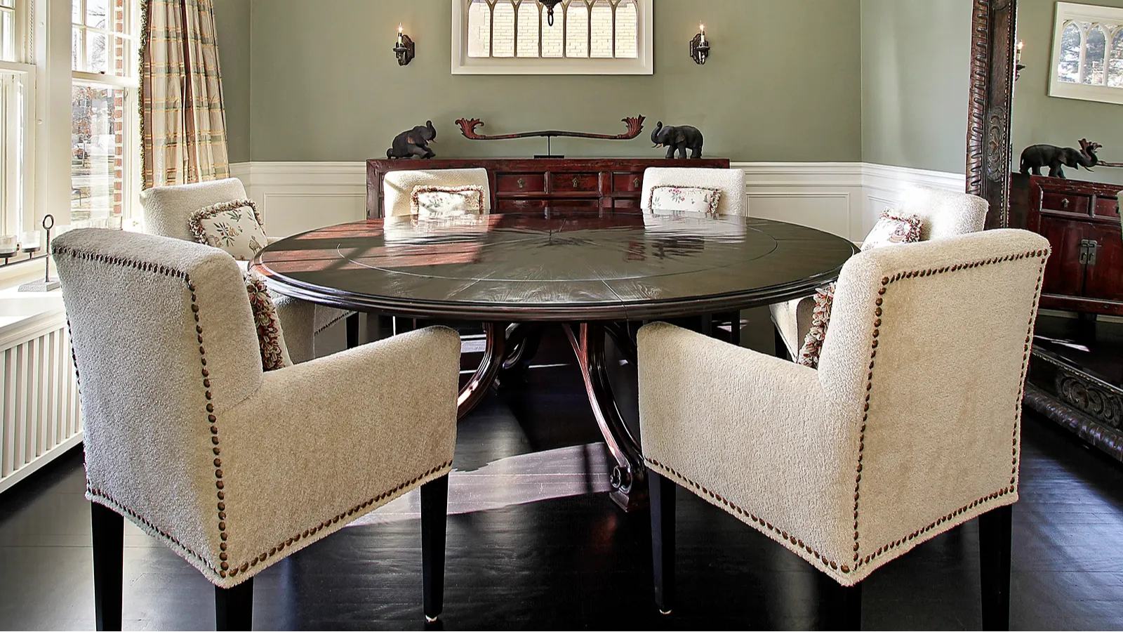 Tips for buying dining tables with the right materials, sizes and styles