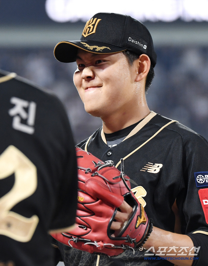Cho Hyung-joon's expression that blocked a run in the 6th inning