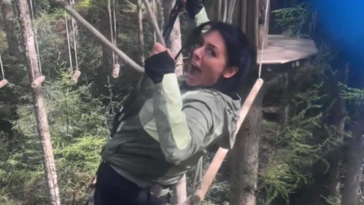 Hilarious footage of woman stuck in tricky situation after choosing ...