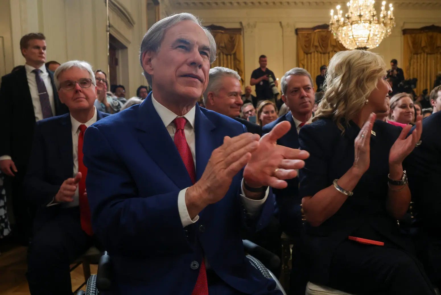 Abbott to issue executive order setting age requirements, restrictions ...