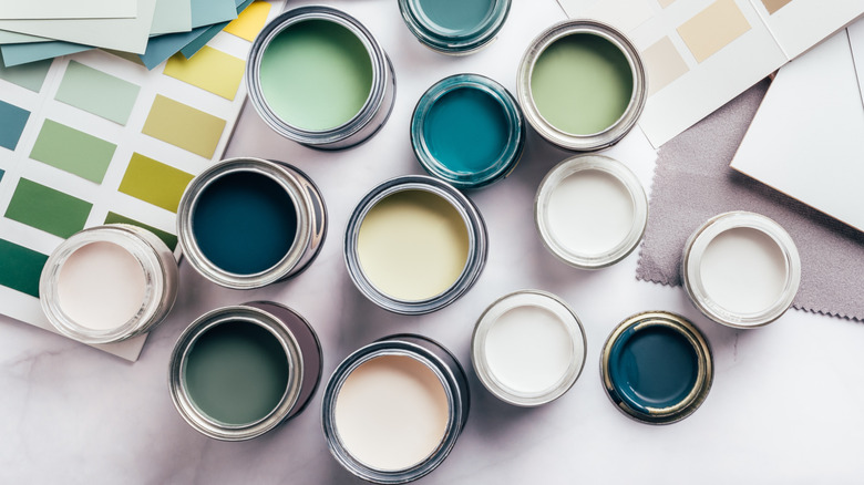 The Designer-Approved Paint Shade That'll Make Your Small Living Room ...