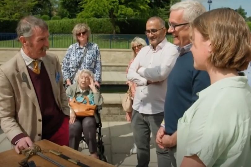 Antiques Roadshow expert issues warning to guest after common mistake