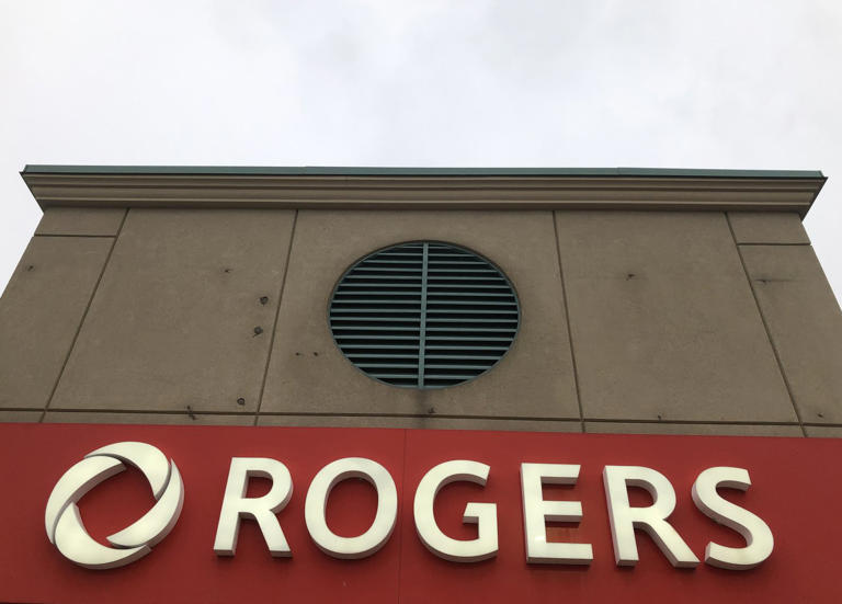 Rogers expanding coverage for satellite-to-mobile text messaging trial