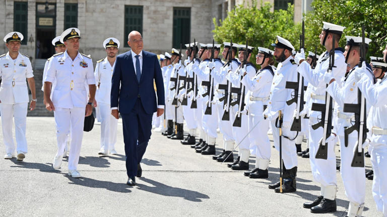 Δένδιας: «Σε λίγες εβδομάδες στον Φαληρικό Όρμο θα καταπλεύσει η ...
