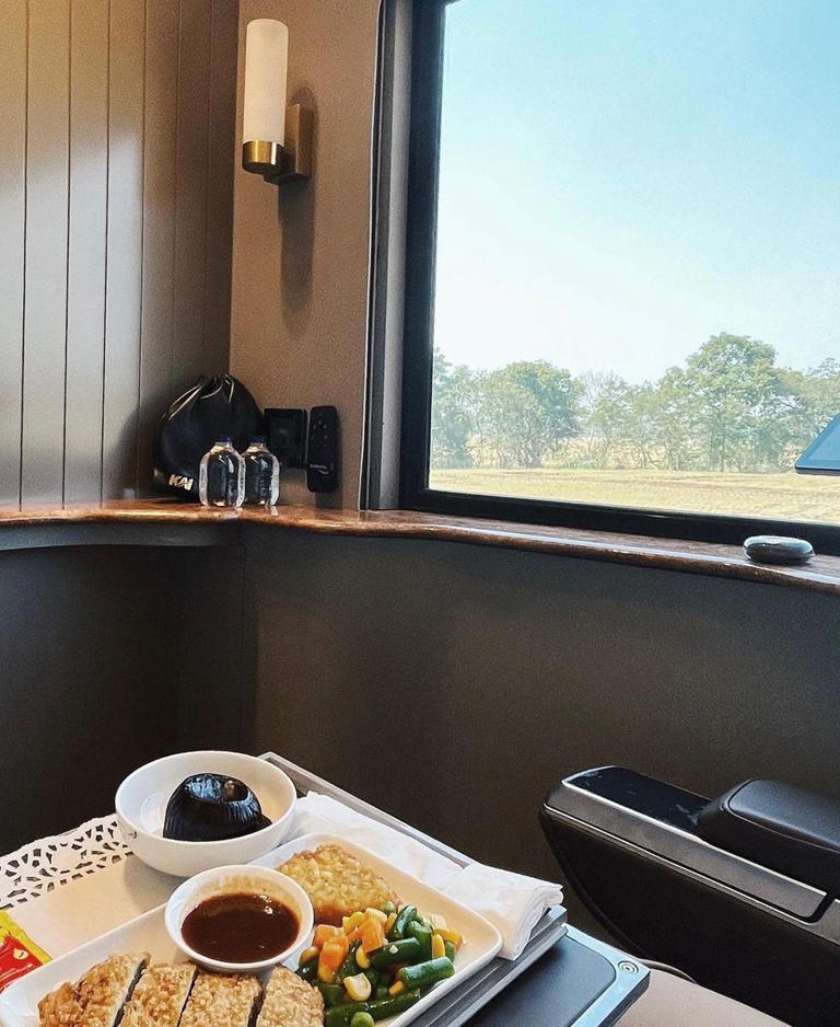 Suite Class Compartment KA Argo Semeru: Rute, Jadwal, Fasilitas, Tarif