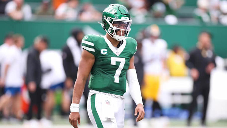 Aaron Glenn Sends Encouraging Justin Fields Message After Week 1 Loss