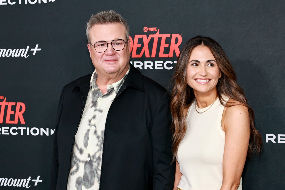 Modern Family star Eric Stonestreet marries longtime girlfriend at ...