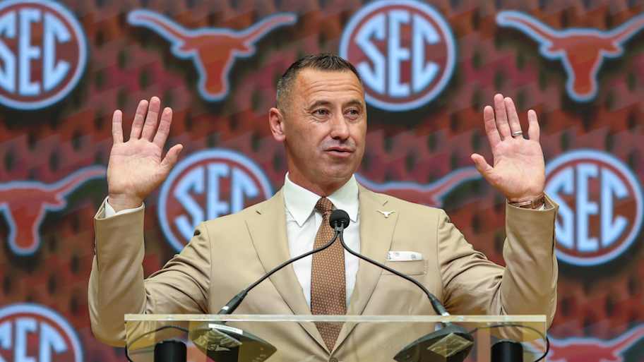 Texas Longhorns 4-Star DL Commit on Flip Watch?