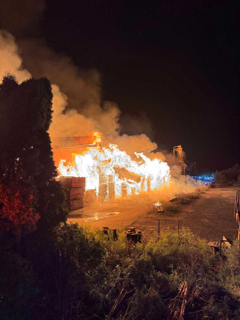 Commercial Fire At Weaber Lumber In South Annville